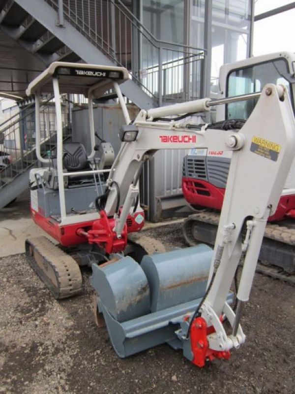 Miniescavatori Takeuchi TB 016